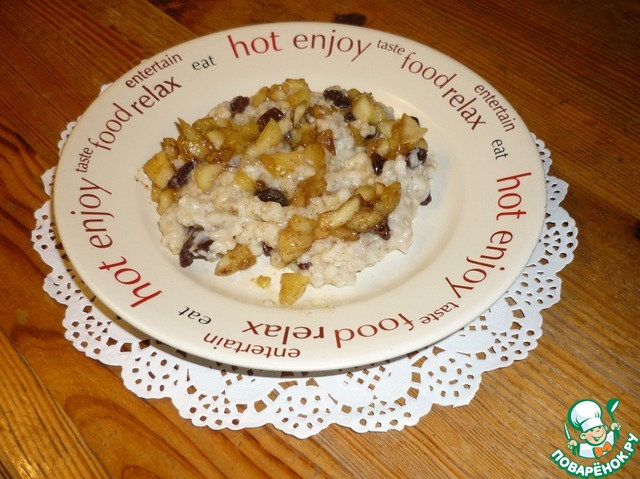 Пряная овсянка с яблоками за 3 минуты – кулинарный рецепт