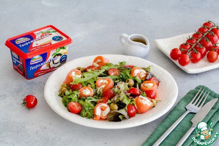 Зеленый салат с роллами из лосося и сыра – кулинарный рецепт